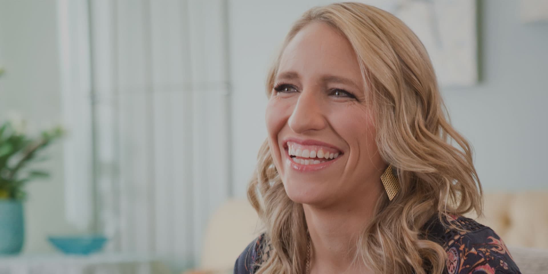 Laura Story | Positive Encouraging K-LOVE